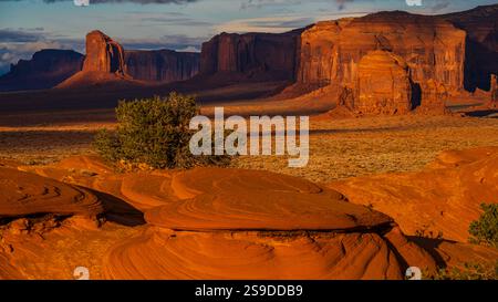 Mystery Valley, near Monument Valley Tribal Park Stock Photo - Alamy