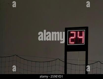 24 Seconds – Digital Minimalism Stock Photo - Alamy