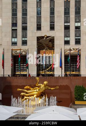 The Wisdom artwork in Rockefeller Center, Manhattan, New York City, USA ...