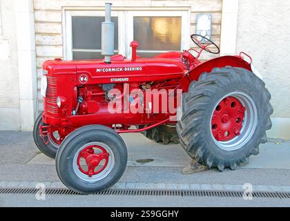 A closeup of a red vintage car during the Classic Car Show in Ryde Isle ...