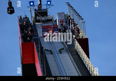 26 January 2025, Bavaria, Oberstdorf: Nordic skiing/ski jumping: World ...