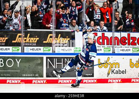 Torjubel, Jubel, Freude bei Torschütze Daniel Fischbuch (Iserlohn ...