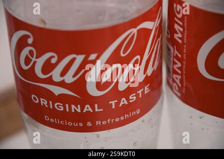 Copenhagen/ DenmarK/27 jjanuary 2025/ Coca coca cola cans e in grocery ...