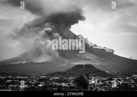 Mayon pyroclastic flow Stock Photo - Alamy