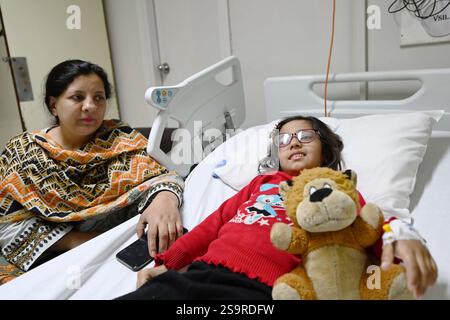 Rawalpindi. 23rd Jan, 2025. Chinese doctor Pan Xiangbin (1st L ...