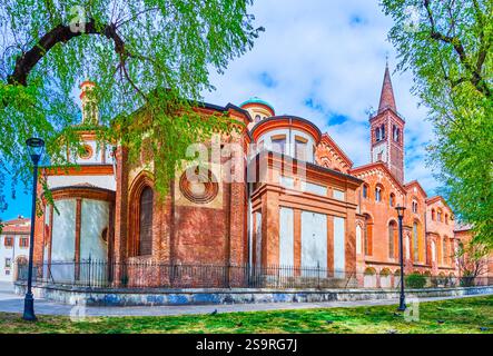 Medieval Basilica of Sant'Eustorgio and Basilicas Park in Milan, Italy ...