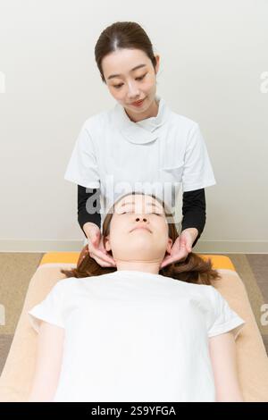 Bodywork, massage, neck Stock Photo - Alamy