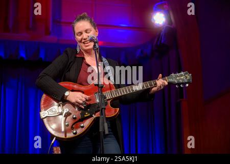 Singer, songwriter, Catherine MacLellan, in concert with guitarist Tim ...