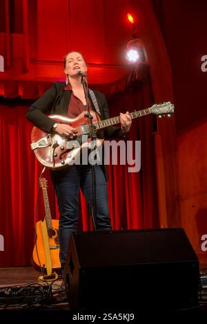 Singer, songwriter, Catherine MacLellan, in concert Stock Photo - Alamy