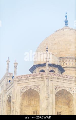 Taj Mahal, a ivory-white marble mausoleum in Agra Stock Photo - Alamy