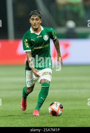 Facundo Torres of Palmeiras during the match against São Paulo in the ...