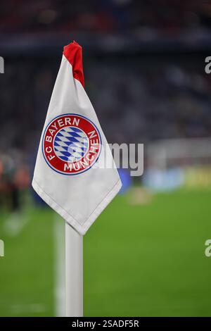 Eckfahne Logo FC Bayern Muenchen FC Bayern Muenchen vs. FC Bruegge ...