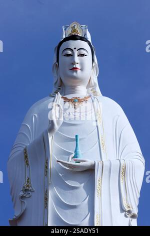 Thien Truc buddhist pagoda. Quan Am (Quanyin) bodhisattva of compassion ...