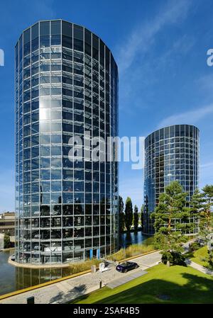 VW - glass car silos in the Autostadt, Wolfsburg, Germany Stock Photo ...