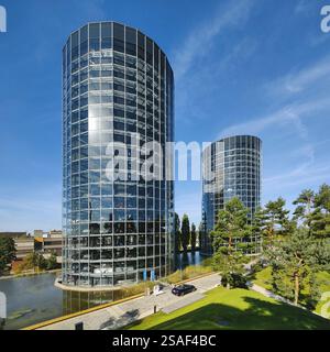 VW - glass car silos in the Autostadt, Wolfsburg, Germany Stock Photo ...
