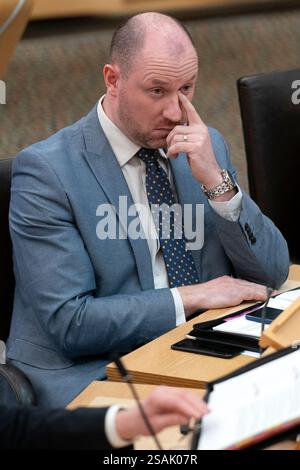 Minister for Health and Social Care Neil Gray at the T1-weighted MRI ...