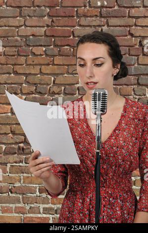 woman, conversation, talk, speaking, speaks, spoken, speak, talking ...