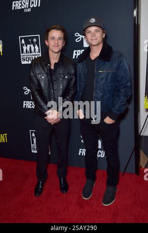 John Owen Lowe mit Bruder Matthew Edward Lowe bei der Premiere des ...