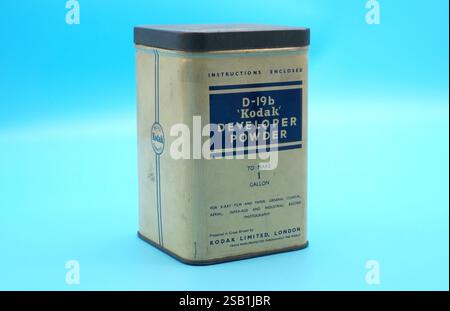 Kodak D-19b developer powder tin. 1950s. For industrial, infra red and ...