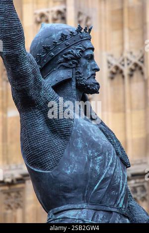 Statue of King Richard the First at the Palace of Westminster, London ...
