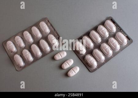 Blister Packs and Loose Paracetamol Tablets on Gray Background Stock ...