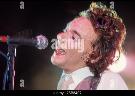 SUBCIRCUS, READING FESTIVAL, 1997: Peter Bradley from the band ...