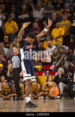 Arizona guard KJ Lewis (5) against Texas Tech during a NCAA college ...