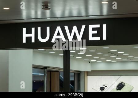 A Huawei official store in Manila, Philippines Stock Photo - Alamy