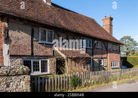 Pretty cottage in the village of Hascombe in the Surrey Hills, England ...