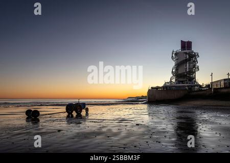 Winter Dawn at Redcar Sea Front with the Redcar Beacon Stock Photo - Alamy
