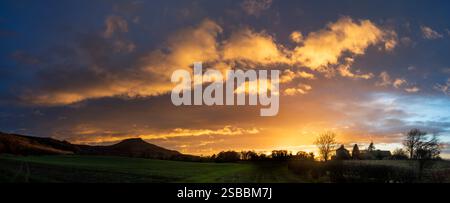 Roseberry Topping winter Sunset from Pinchinthorpe,, North York Moors ...