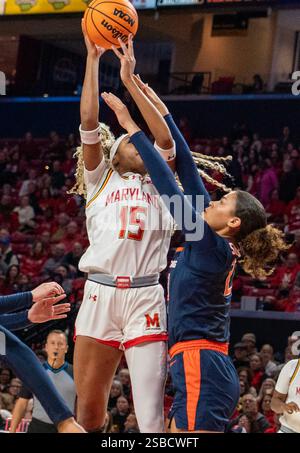 Illinois forward Brynn Shoup-Hill (23) celebrates her score against ...