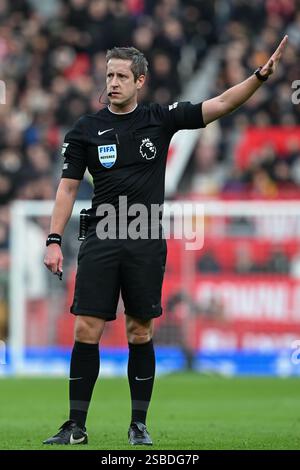 Referee John Brooks during the Premier League match at the Emirates ...