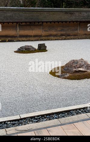 World famous karesansui dry landscape raked white gravel Zen meditation ...