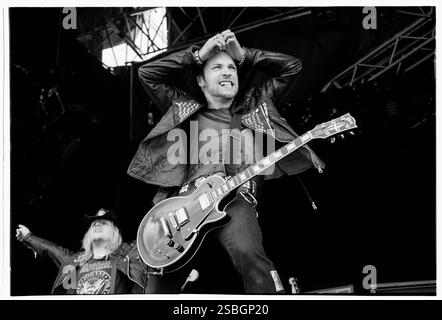 Nicke Borg singer/ guitarist from backyard babies live at o2 ritz ...
