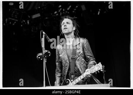 Nicke Borg singer/ guitarist from backyard babies live at o2 ritz ...