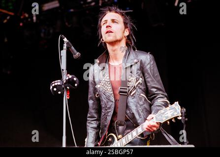 Nicke Borg singer/ guitarist from backyard babies live at o2 ritz ...