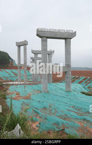 Freeway ramp bridge pier columns Stock Photo - Alamy