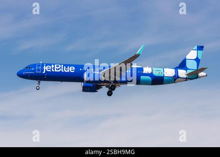 JetBlue Airways Airbus A321 aircraft with registration N986JB, 'A ...