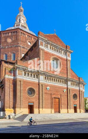 Italy, Lombardy, Pavia, Piazza del Duomo Square, Equestrian Bronze ...