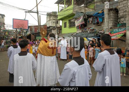 Philippines, Manila, Jundo, Matthieu Dauchez, French priest at the head ...