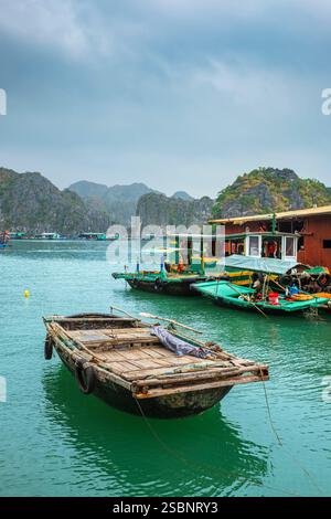 Vietnam, Cat Ba Island, Ben Beo harbor Stock Photo - Alamy