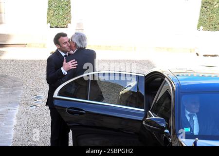President Emmanuel Macron welcomes European Commission President Jean ...