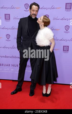 Christopher Doll und Karoline Herfurth bei der Medienboard Party 2025 ...