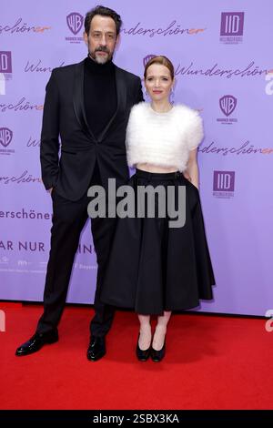 Christopher Doll und Karoline Herfurth bei der Medienboard Party 2025 ...