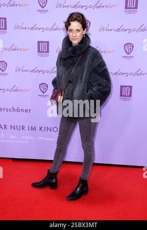 Anja Knauer bei der Film Premiere von ‚„Wunderschoener“ am 4.02.2025 in ...