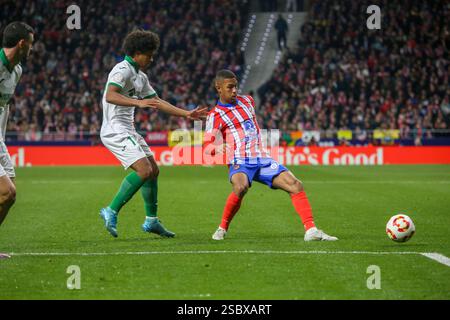 Peter Federico of Getafe CF and Rodrigo De Paul of Atletico de Madrid ...