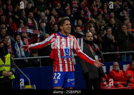 Giuliano Simeone of Atletico de Madrid crosses the ball during the UEFA ...