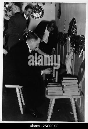 Hitler - New Year 1938-1939 - Bleigießen (242-EB-6-04A Stock Photo - Alamy