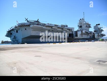 HMS Queen Elizabeth Makes Port in Augusta (6687344 Stock Photo - Alamy